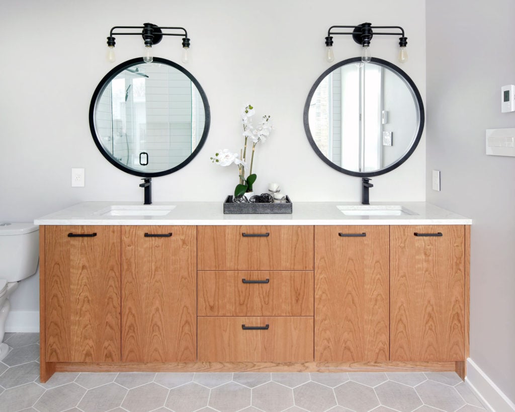 Bathroom Vanities: Floating Vanity vs. Standard Vanity